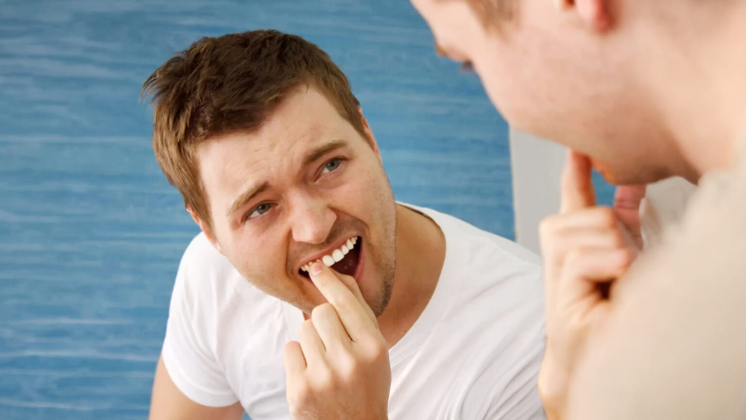 Loose Tooth in Adults: Common Causes and How to Fix It